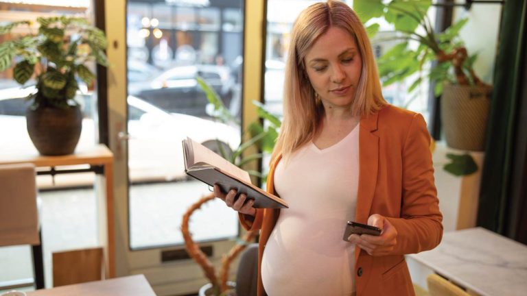 Naknada za Bolovanje u Srbiji - Isplata i Vaša prava